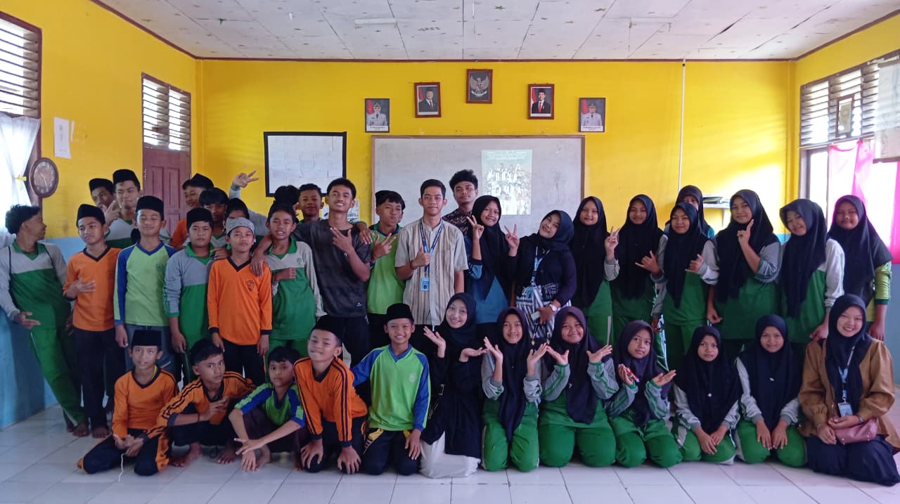 Menghidupkan Semangat Muhammadiyah Lewat Layar: KKN MAS Kelompok 27 ...